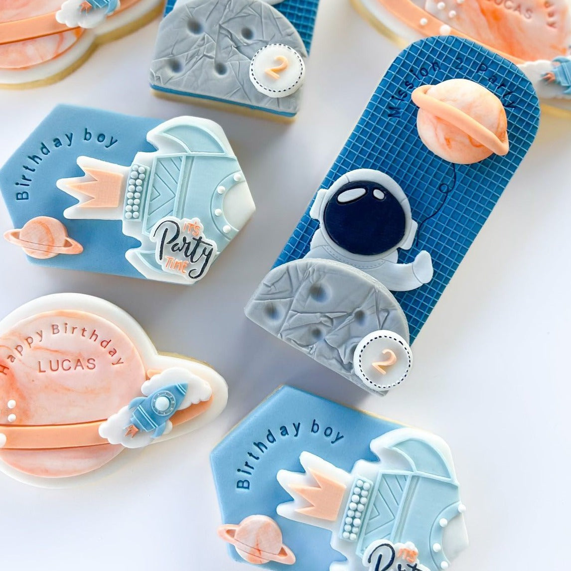 POP! MOULD - Saturn – Sweetly Impressed